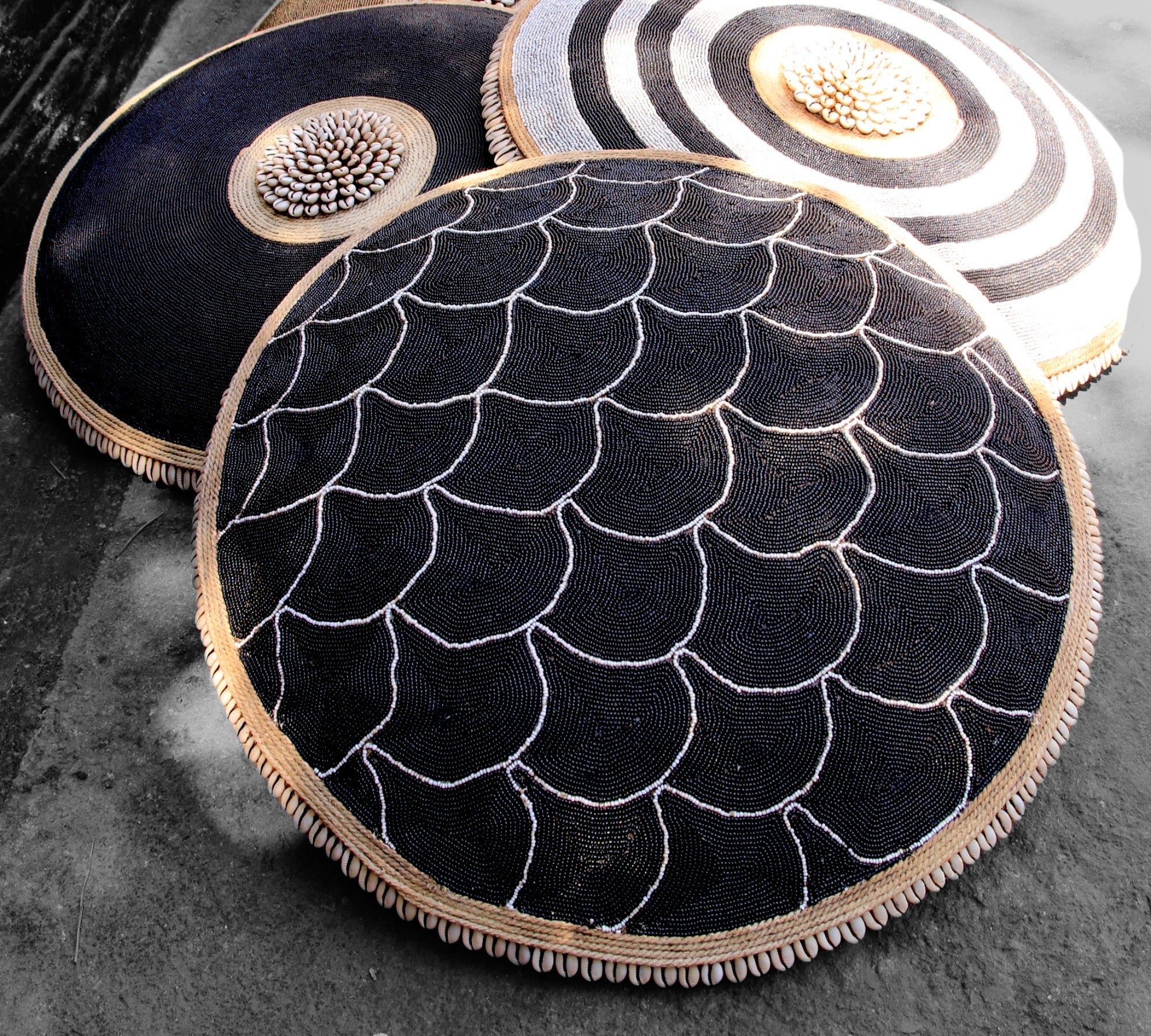 African Beaded Shield - Scallop Black/White